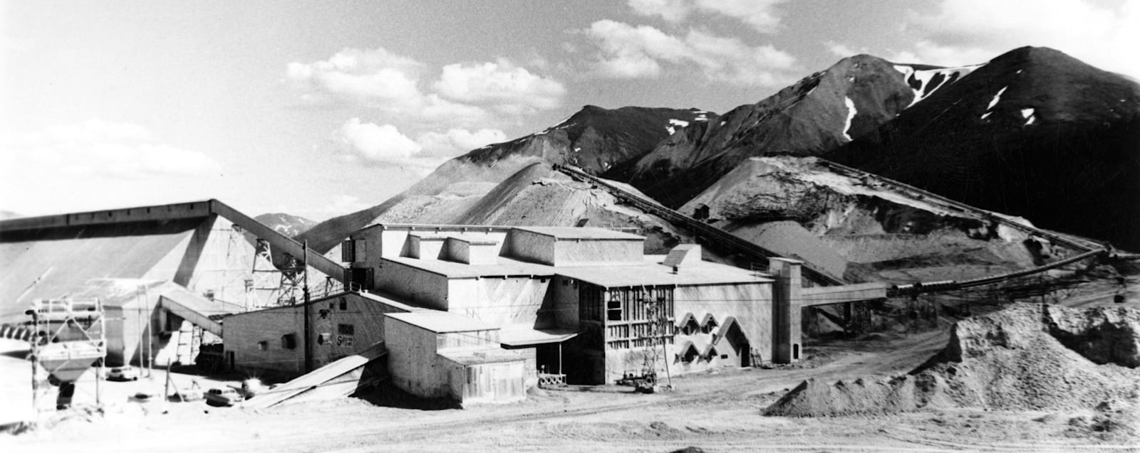 A Mining Town Scattered Residents, and Asbestos, to the Wind | The Tyee